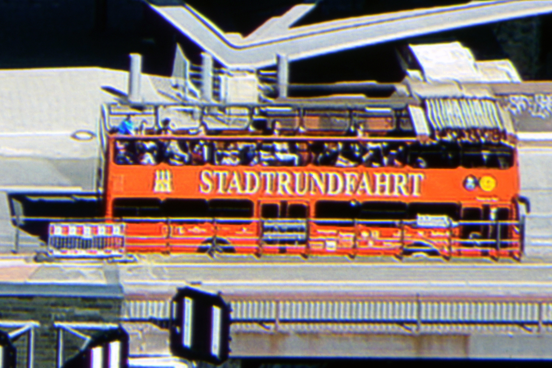 JVC DLA NZ9 Screenshot Hamburg Panorama Ausschnitt 8K E Shift X Aus ...